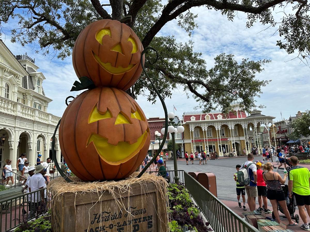 Photos: Fall Decorations Pop Up in Magic Kingdom - LaughingPlace.com