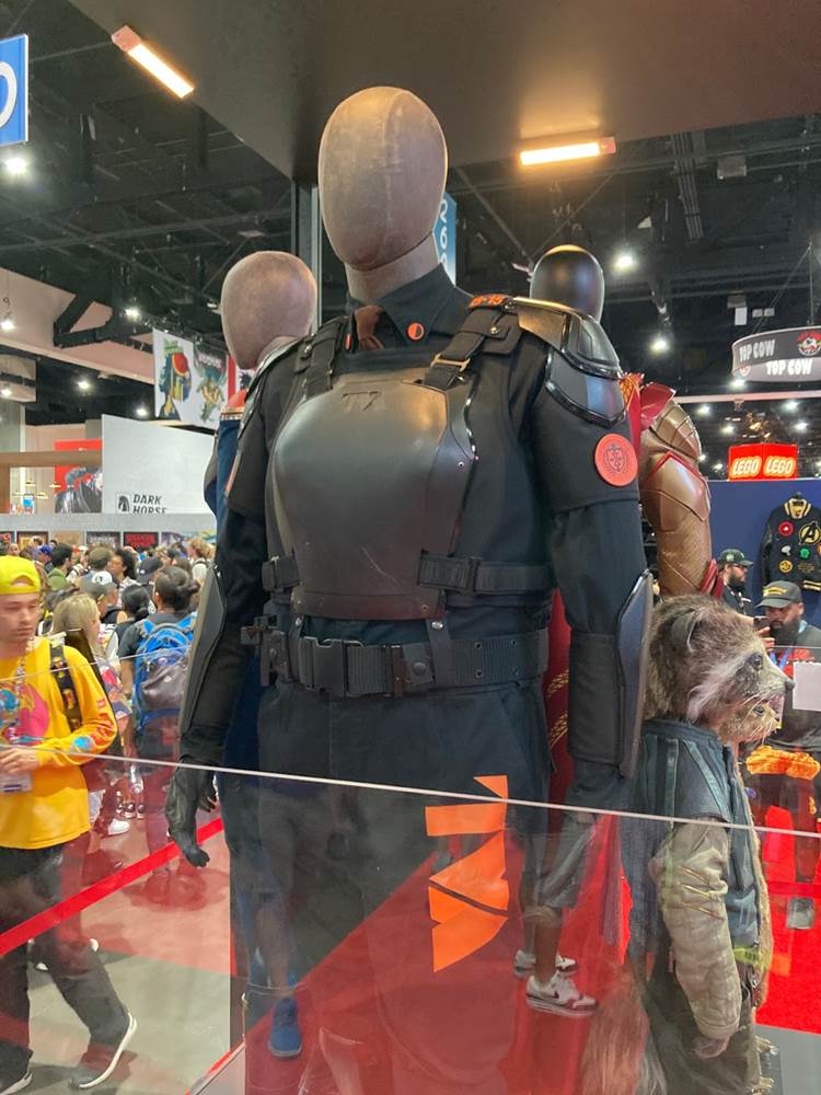 Photos – Marvel Costumes, Art and Merchandise on Display at San Diego ...