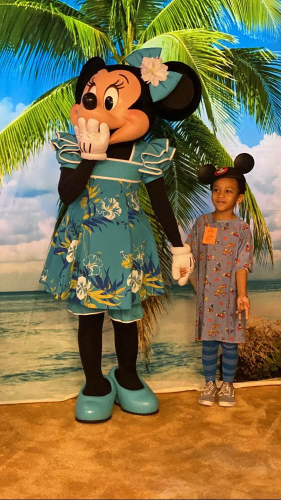 Video / Photos: CHOC Foundation Hosts Minnie Walk 2023 Ahead of Annual ...