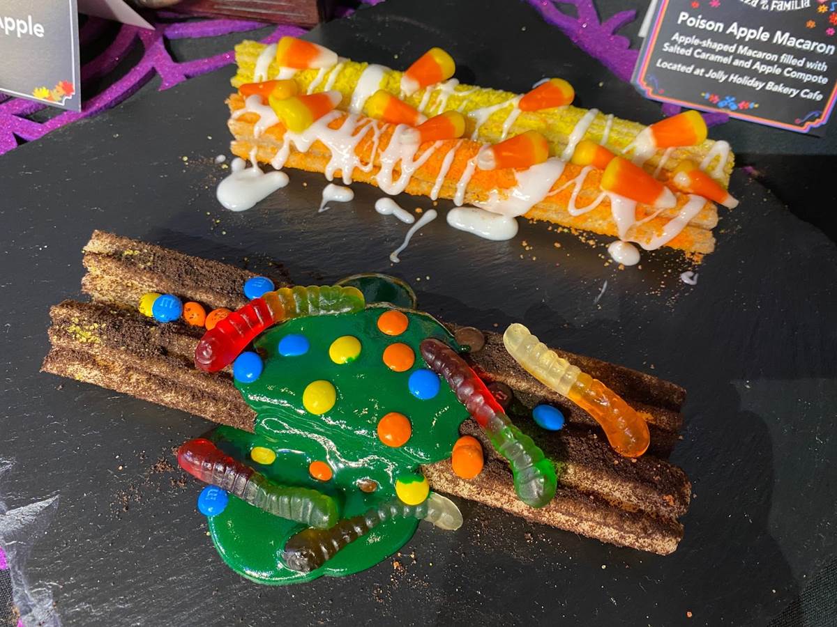 Photos: Frightening Food Offerings for Halloween Time at Disneyland ...