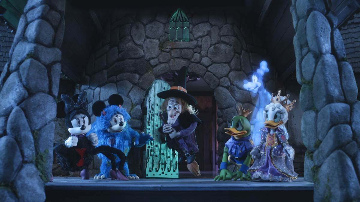 Spooky Streaming: 5 New Things (And 5 Classics) to Watch on Hulu and ...