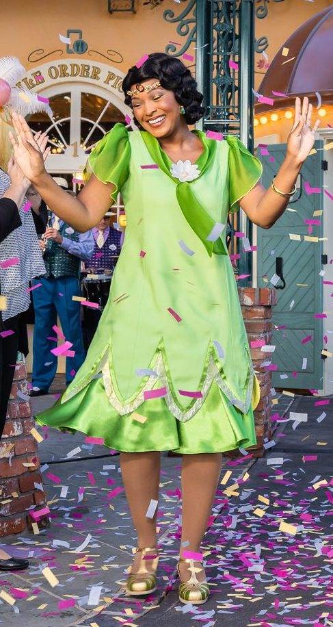 Tiana's Palace Officially Opens at Disneyland Park as Tiana Debuts a ...