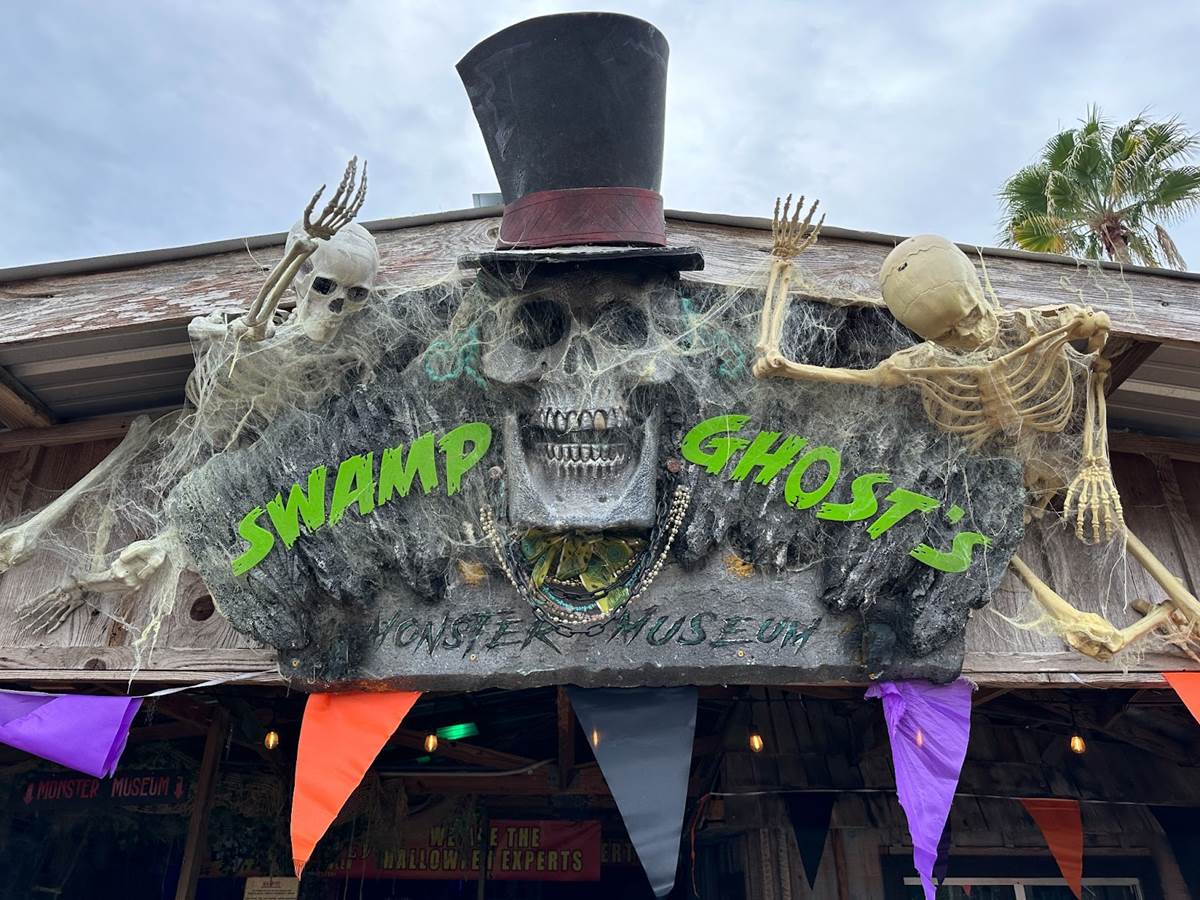 Photos and Video: Gators, Ghosts and Goblins Returns to Gatorland for ...