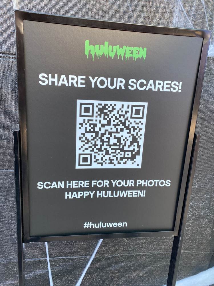 Photos: Huluween "Now Screaming" Event Hosts Pop-Up Haunted Maze ...