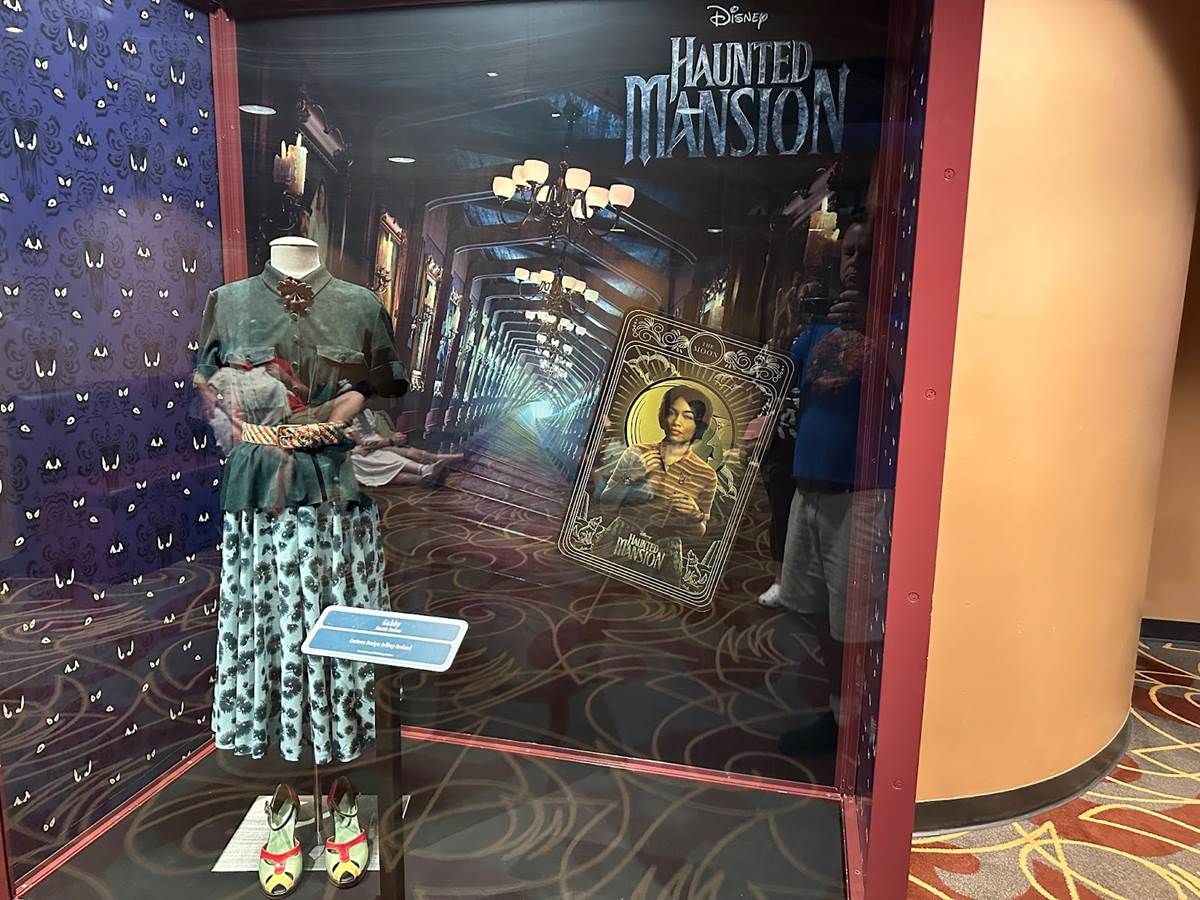 Photos: Scale Model of Disneyland on Opening Day Moves Into Walt Disney ...