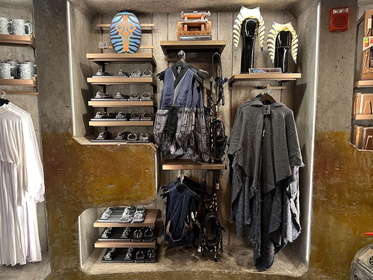 Photos - Star Wars: Galactic Starcruiser Merchandise Now Available in ...