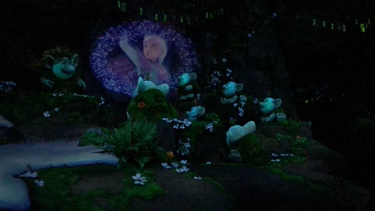 Review: Exploring the World of Frozen at Hong Kong Disneyland