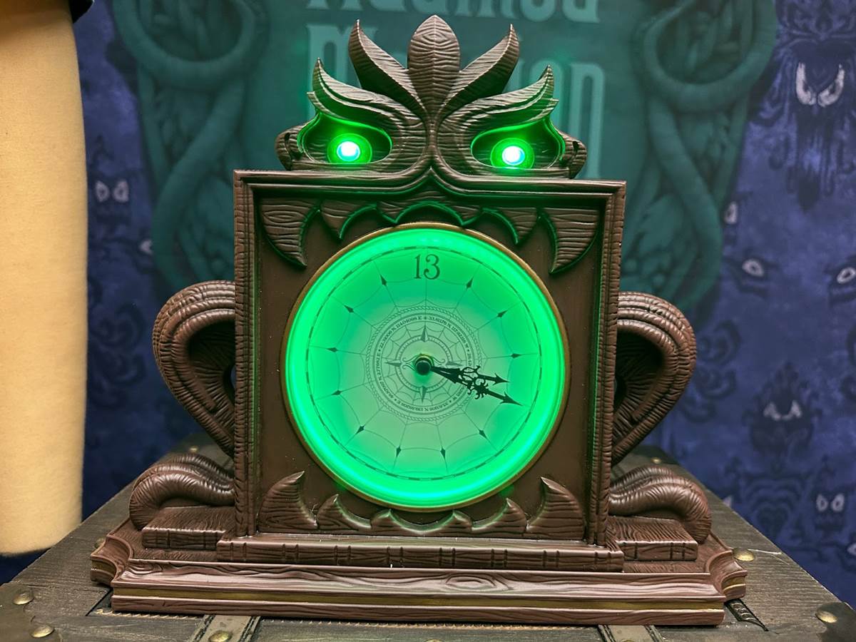 The Haunted Mansion Parlor - Details Revealed for Disney Cruise Line's ...