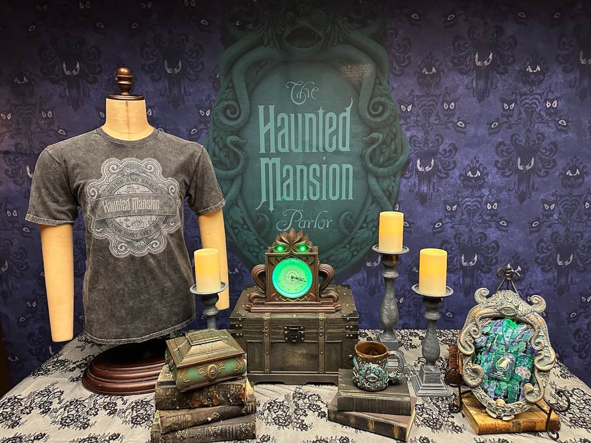 The Haunted Mansion Parlor - Details Revealed for Disney Cruise Line's ...