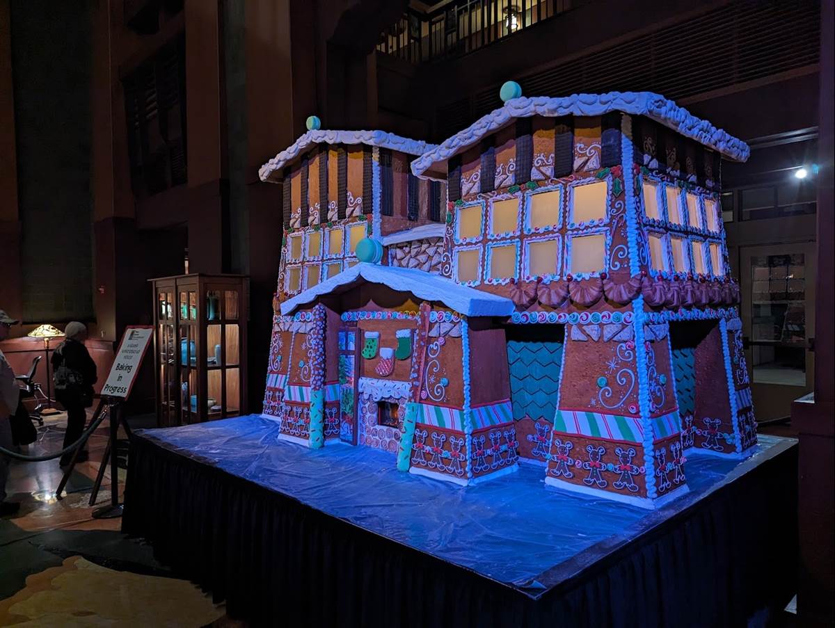 Photos: Grand Californian Gingerbread House Nears Completion ...