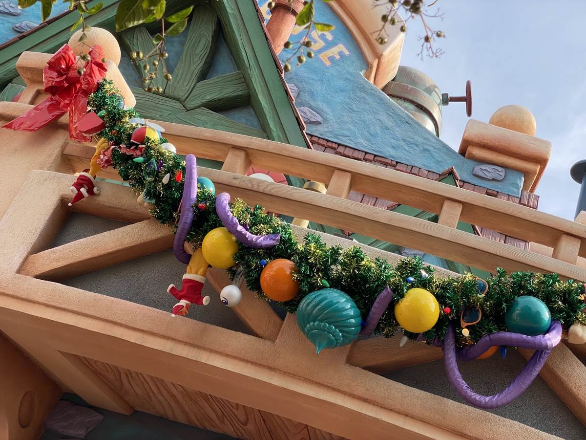 Photos: Holiday Decor Arrives In Newly Reimagined Mickey's Toontown at ...
