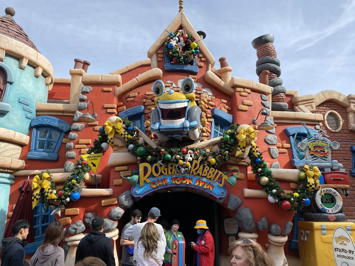 Photos: Holiday Decor Arrives In Newly Reimagined Mickey's Toontown at ...