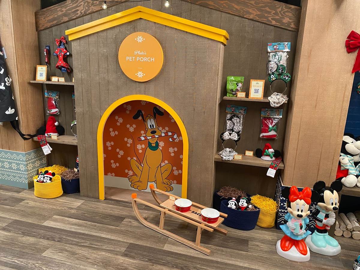 Photos: Mickey & Friends Holiday Village Pop-Up Shopping Experience ...
