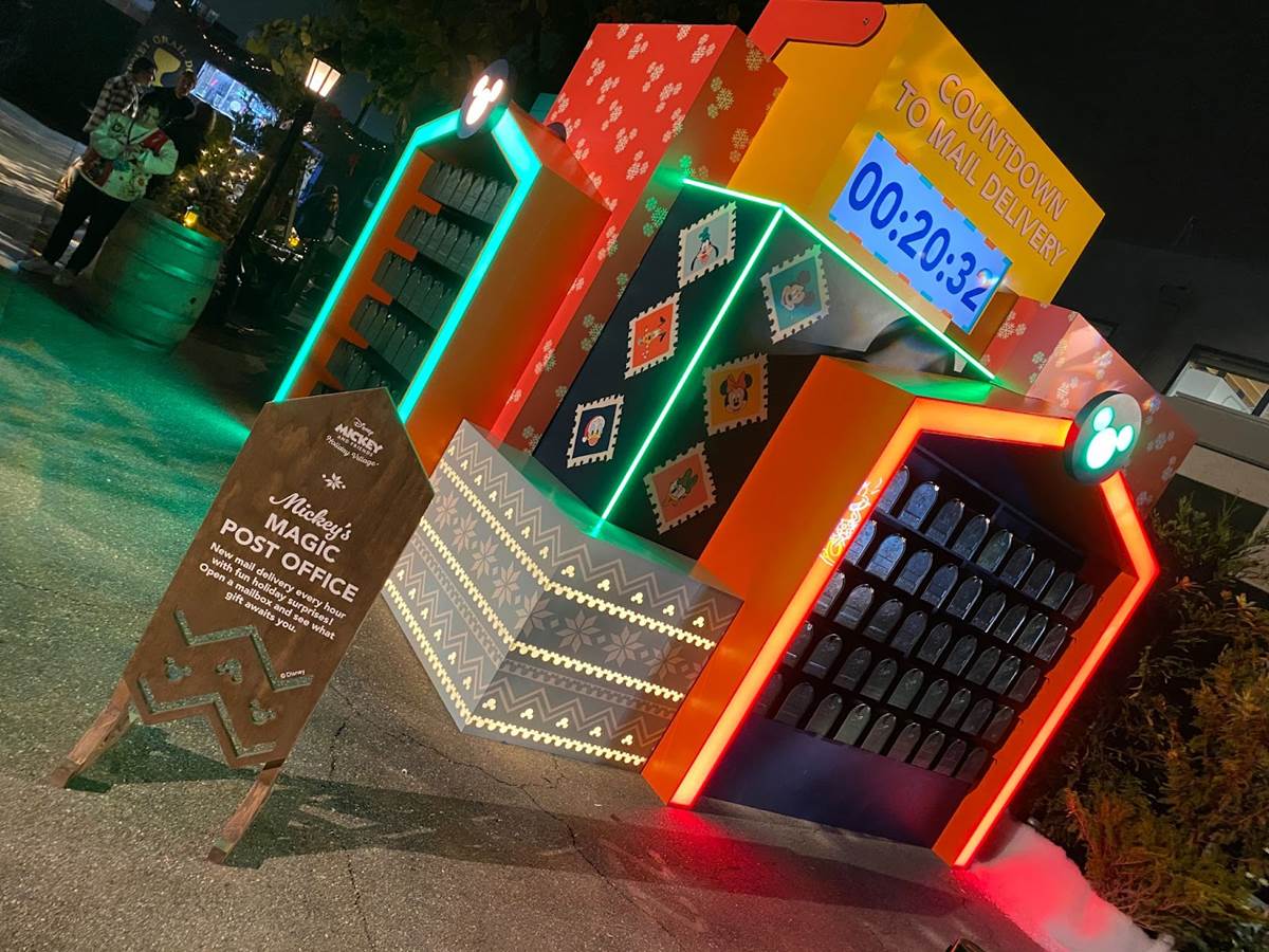 Photos: Mickey & Friends Holiday Village Pop-Up Shopping Experience ...