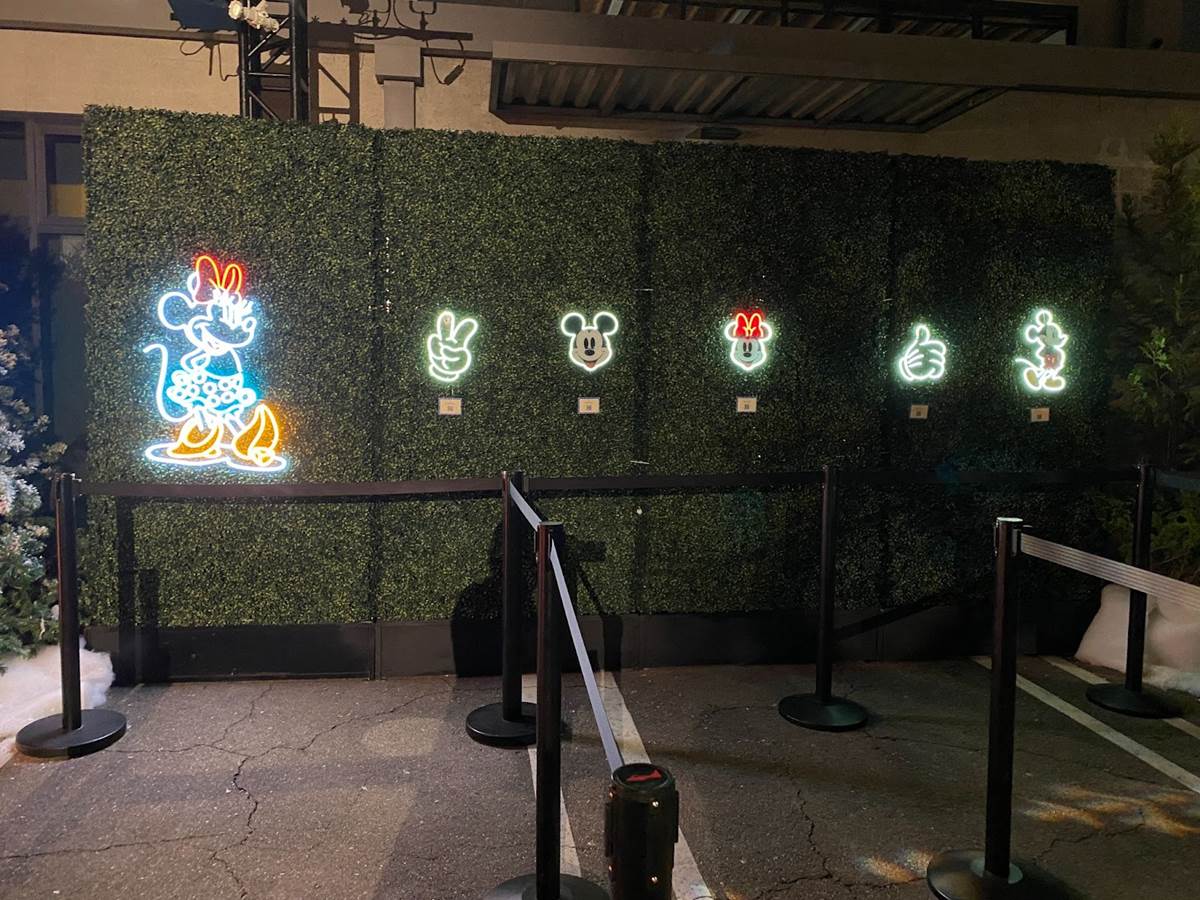 Photos: Mickey & Friends Holiday Village Pop-Up Shopping Experience ...