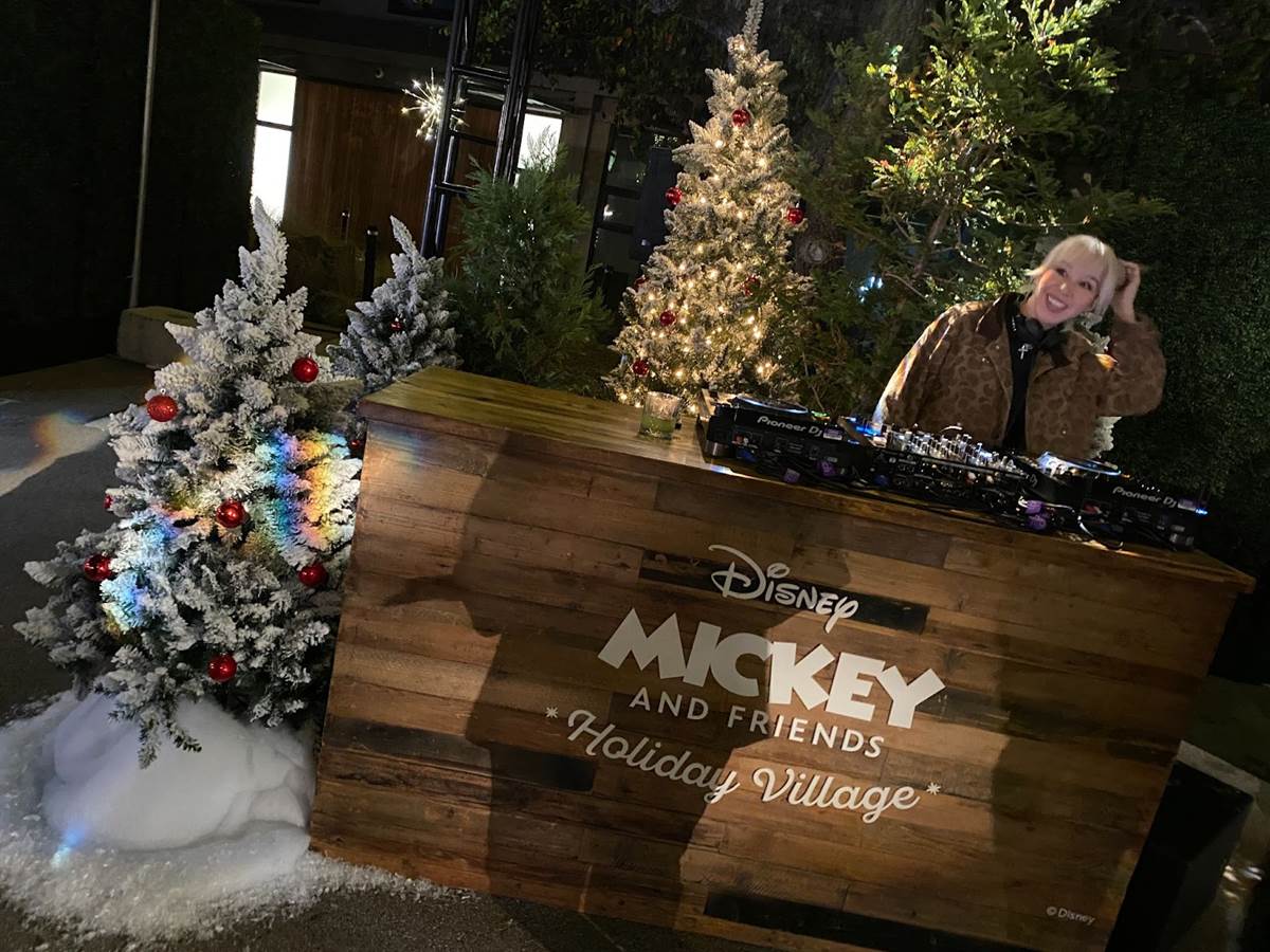 Photos: Mickey & Friends Holiday Village Pop-Up Shopping Experience ...