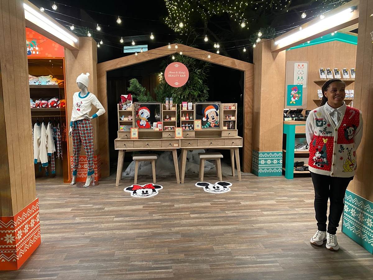Photos: Mickey & Friends Holiday Village Pop-Up Shopping Experience ...