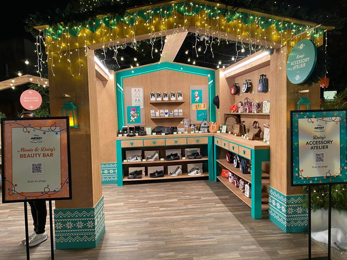 Photos: Mickey & Friends Holiday Village Pop-Up Shopping Experience ...