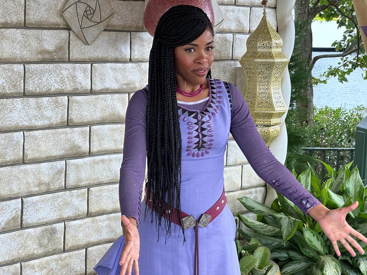 Photos / Video: A Closer Look at Asha from “Wish” Meeting Guests at ...