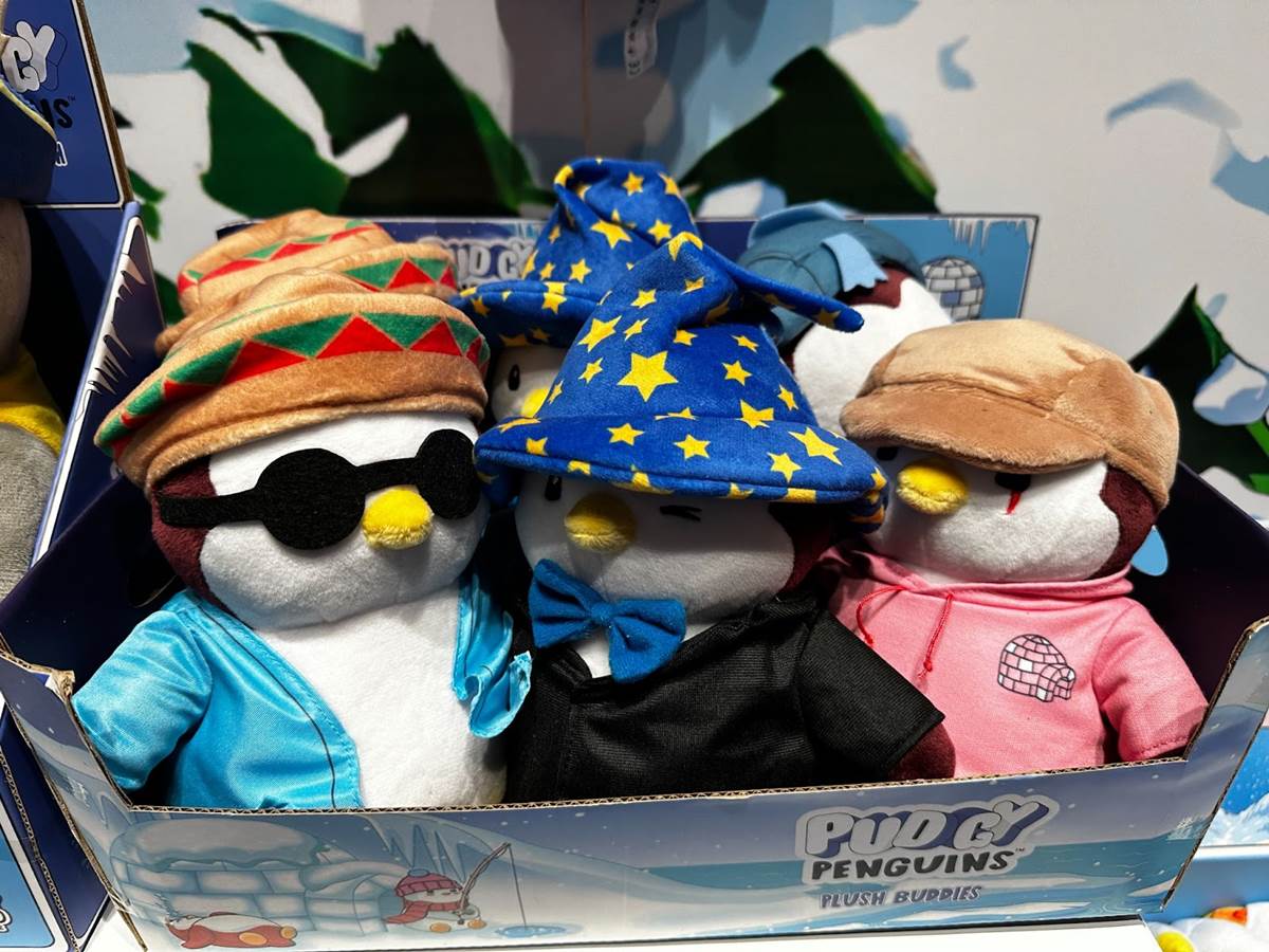 Toy Fair 2023: PMI Kids World Showcases Launches "Piñata Smashlings ...