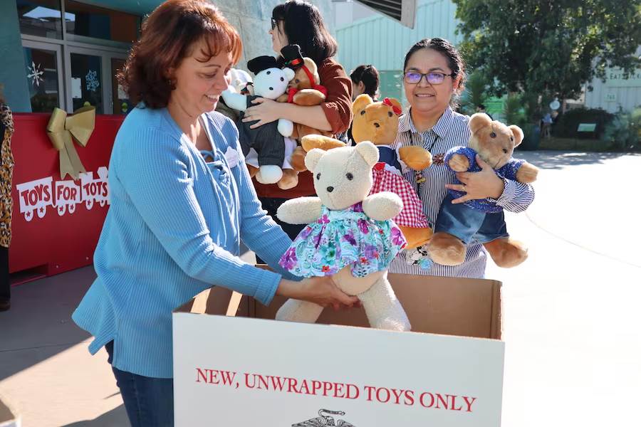 Disneyland Resort Cast Members Produce More Than 60 Handmade Teddy ...