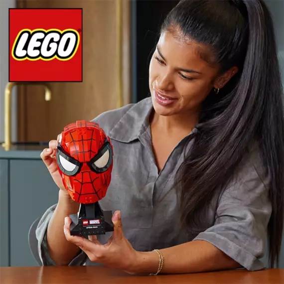 Spider-Man's Mask LEGO Bust Debuts