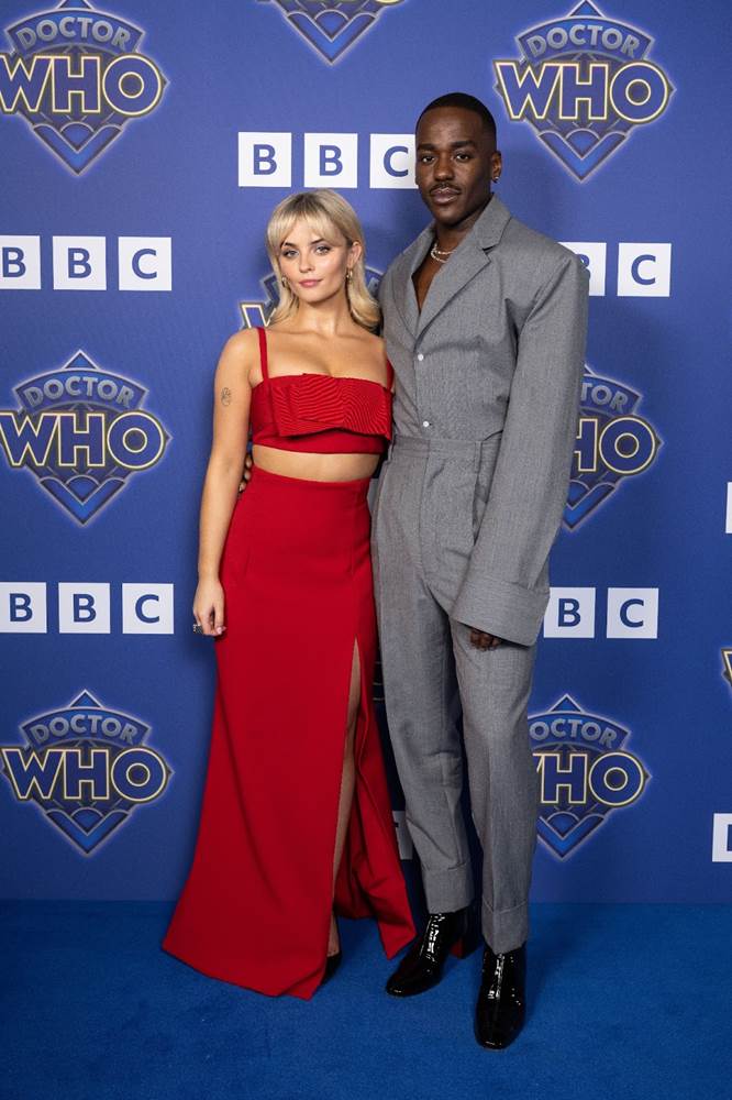 Ncuti Gatwa and Millie Gibson Light Up The Iconic London Eye at “Doctor Who” Christmas Special ...
