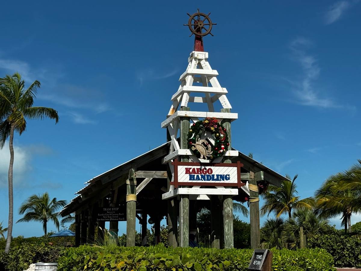 Photos: Holiday Decorations Bring Christmas to Castaway Cay ...