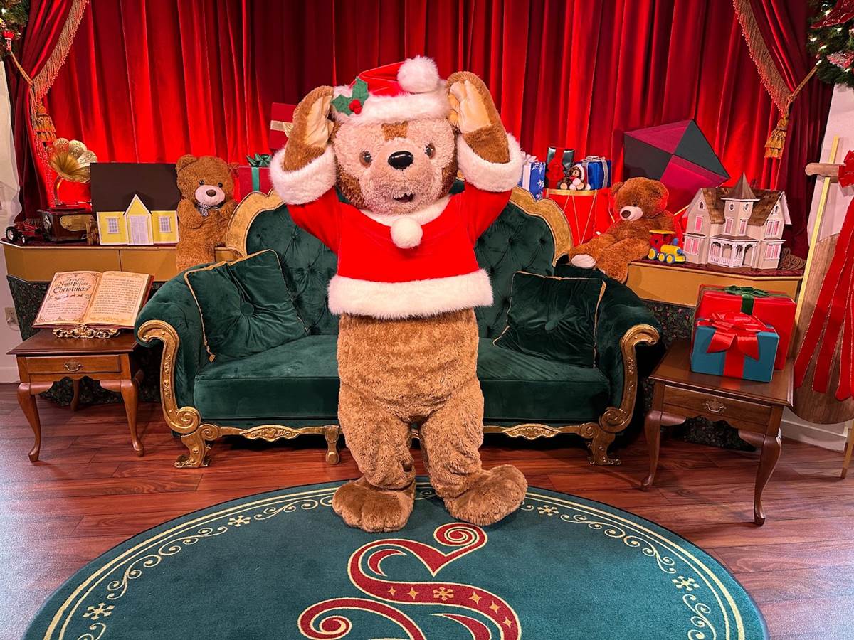 Photos: Meet Santa Duffy for a Limited Time at Disney's Hollywood ...