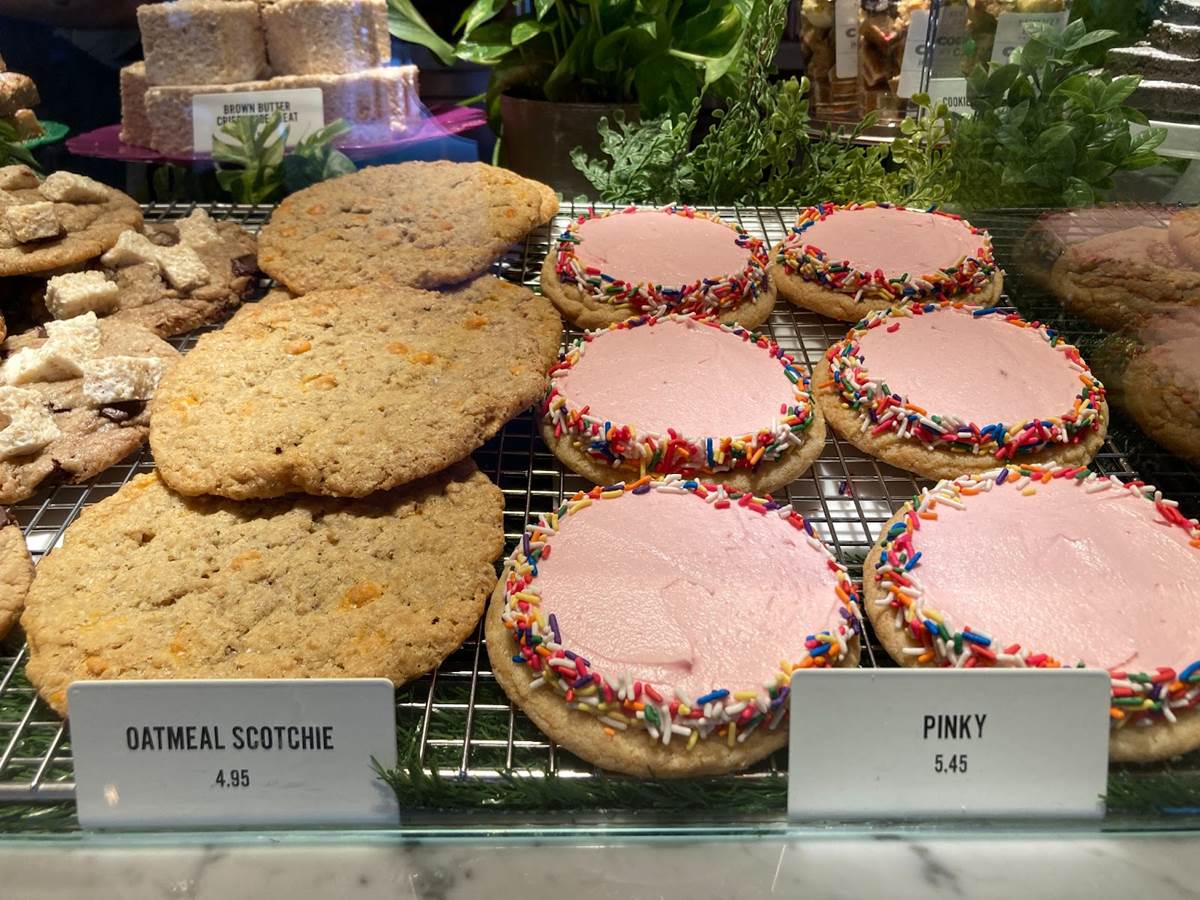 Photos: Summer House on the Lake Now Open at Disney Springs ...