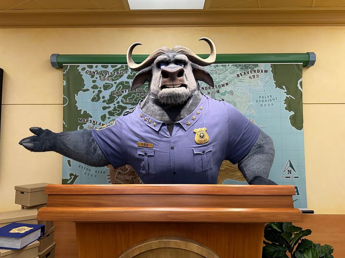 Photos / Video – Full Ride-Through and Photo Tour of Zootopia: Hot ...