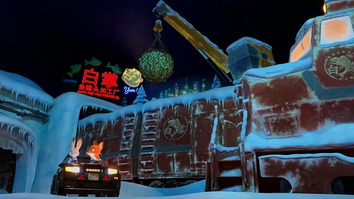 Photos / Video – Full Ride-Through and Photo Tour of Zootopia: Hot ...