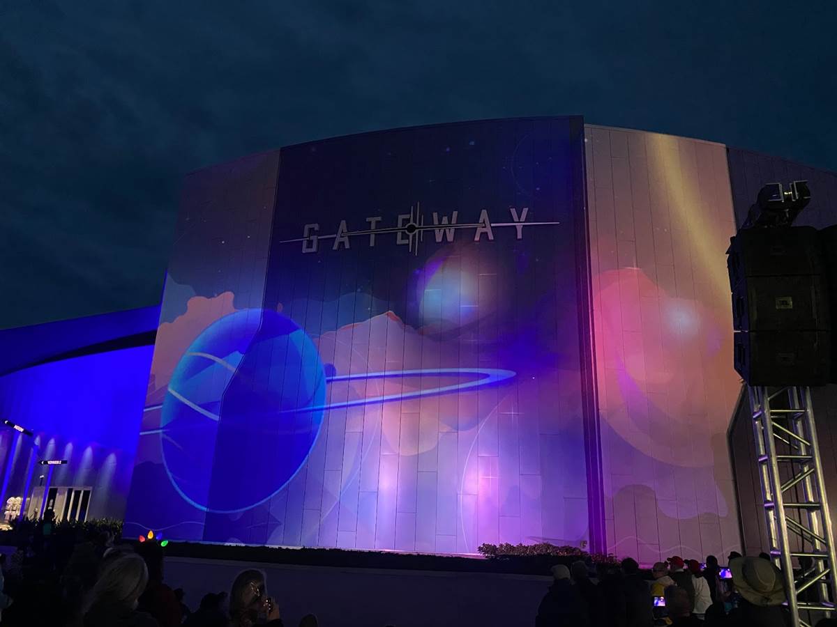 Photos / Video: “Holidays in Space” Blasts Off at the Kennedy Space ...