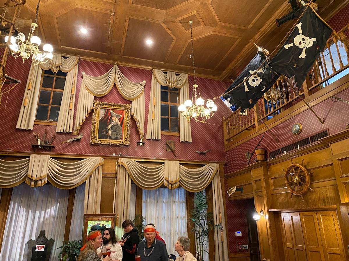 Photos / Video: "Pirates Take Christmas" Seasonal Show Takes Over ...