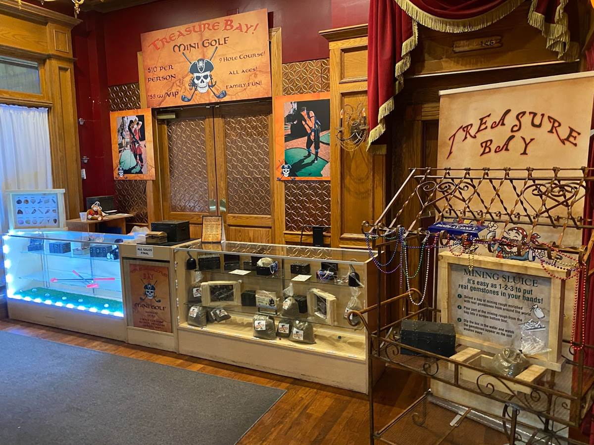 Photos / Video: "Pirates Take Christmas" Seasonal Show Takes Over ...