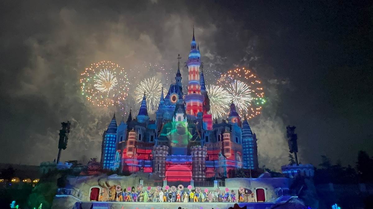 Photos / Video: Shanghai Disneyland Welcomes Zootopia with a Special ...