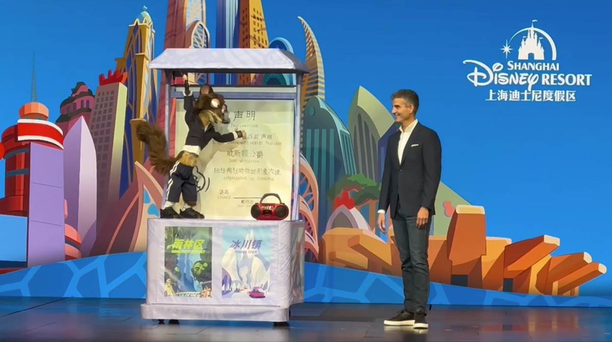 Video: Impressive Portable Duke Weaselton Audio-Animatronic Appears at ...