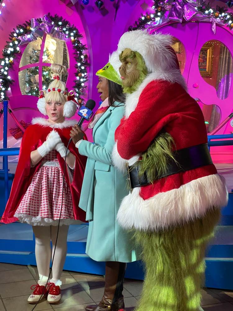 Videos / Photos: Holidays Return to Universal Studios Hollywood with ...