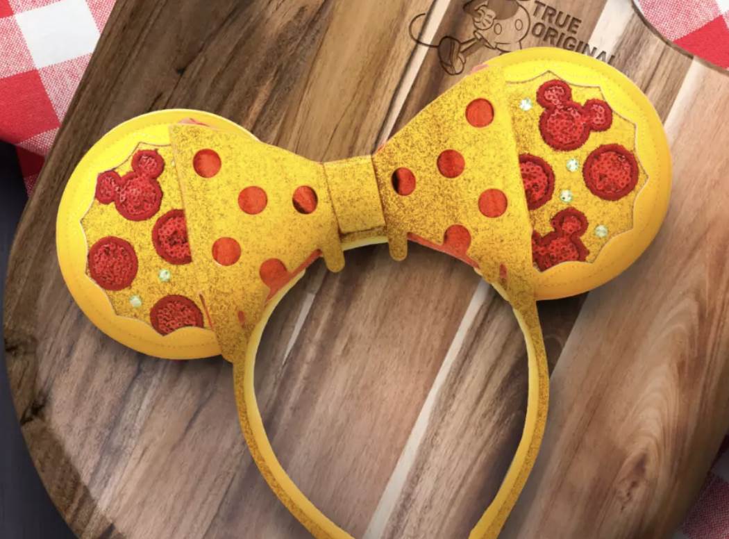 Bring On the Cheesy Goodness with the Disney Eats Snacks Collection – Pizza