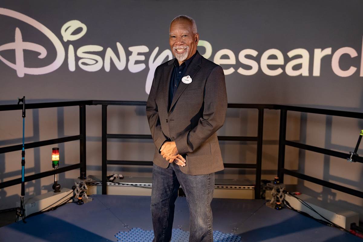 Get to Know Lanny Smoot - LaughingPlace.com