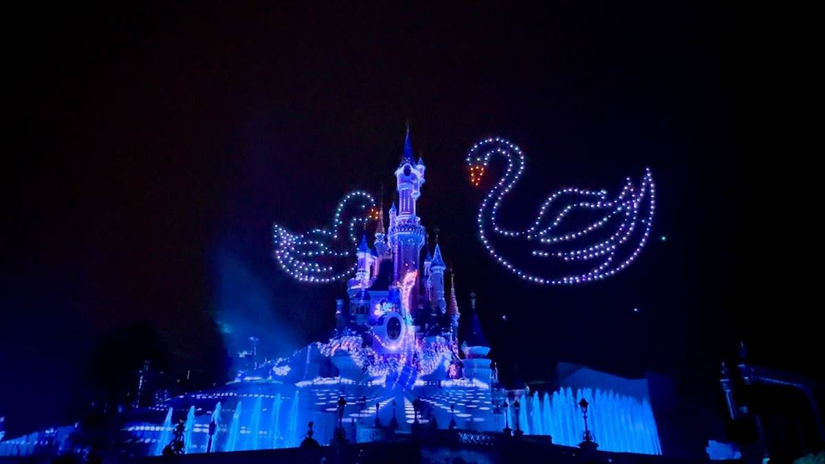 Photos / Video: Disney Electrical Sky Parade Lights Up The Skies Over ...