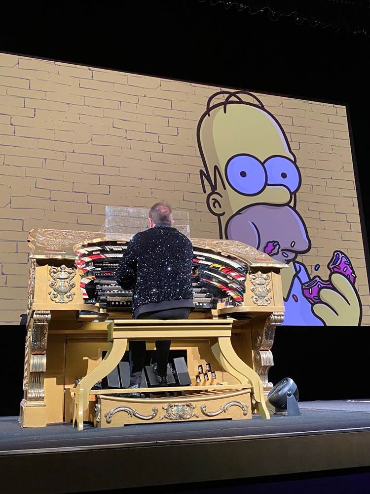 Video / Photos: "The Simpsons Movie" Fan Event at El Capitan Theatre ...