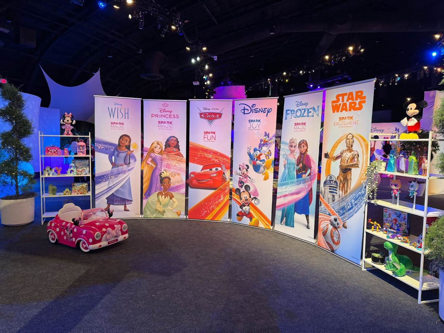 Take a Virtual Tour of the Disney Play House Experience to See the ...