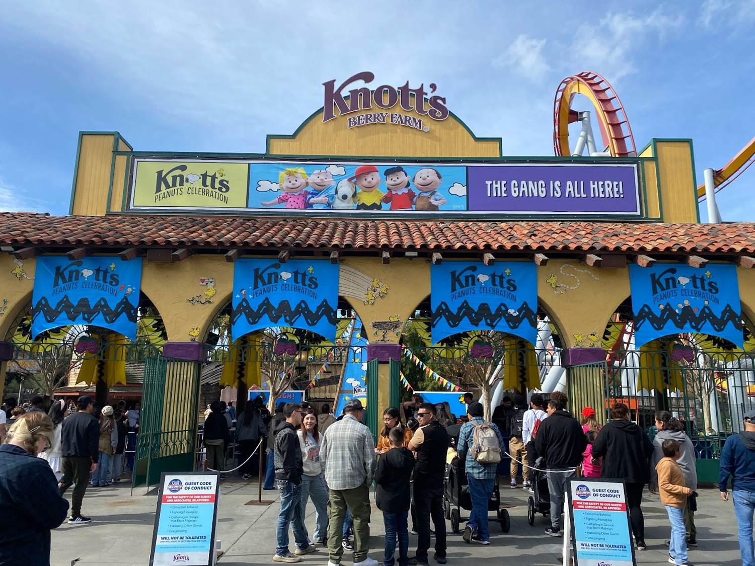 Food Review: "The Great Mac and Cheese" Charlie Brown Menu from Peanuts ...