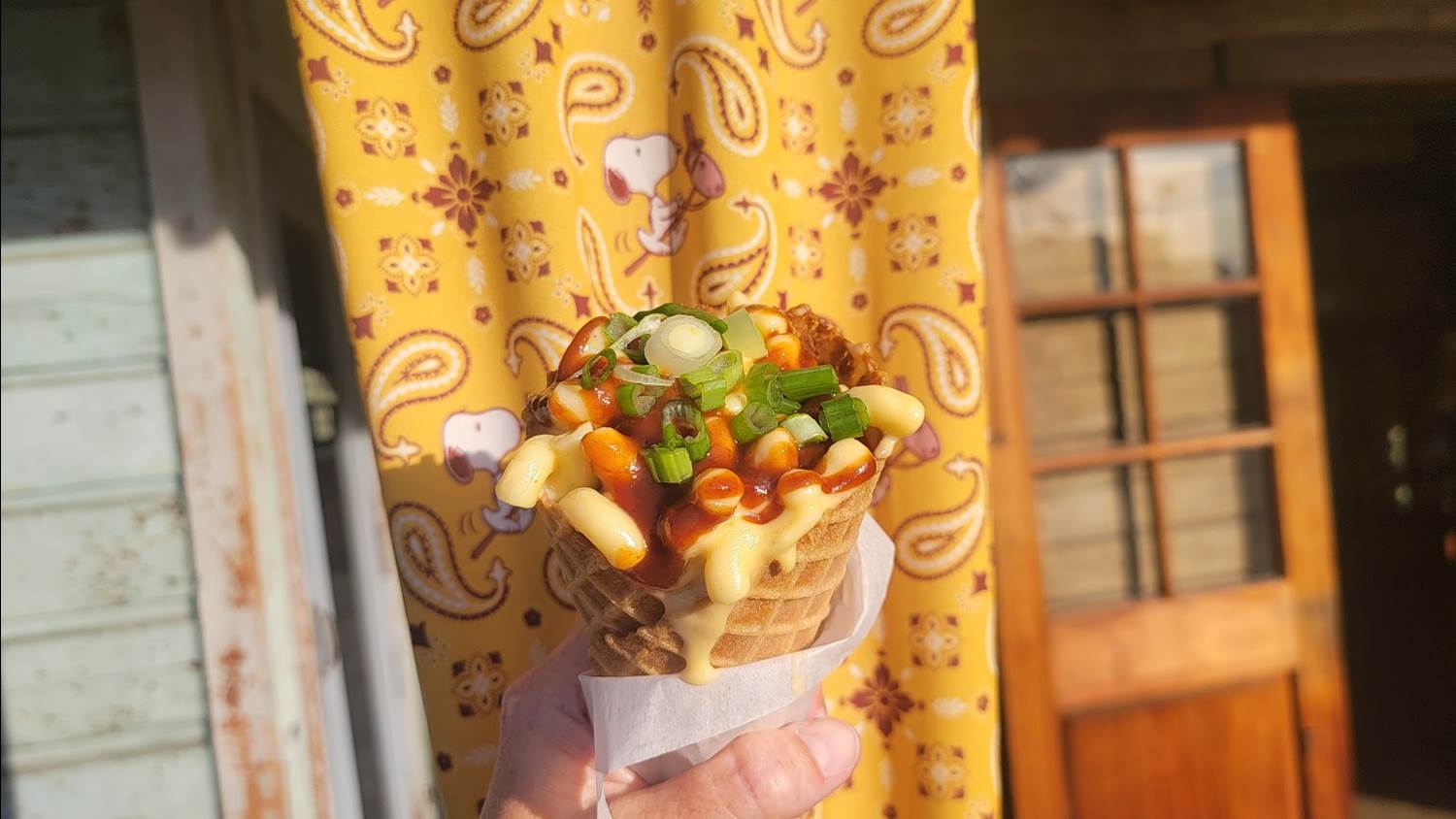 Food Review: "The Great Mac and Cheese" Charlie Brown Menu from Peanuts ...