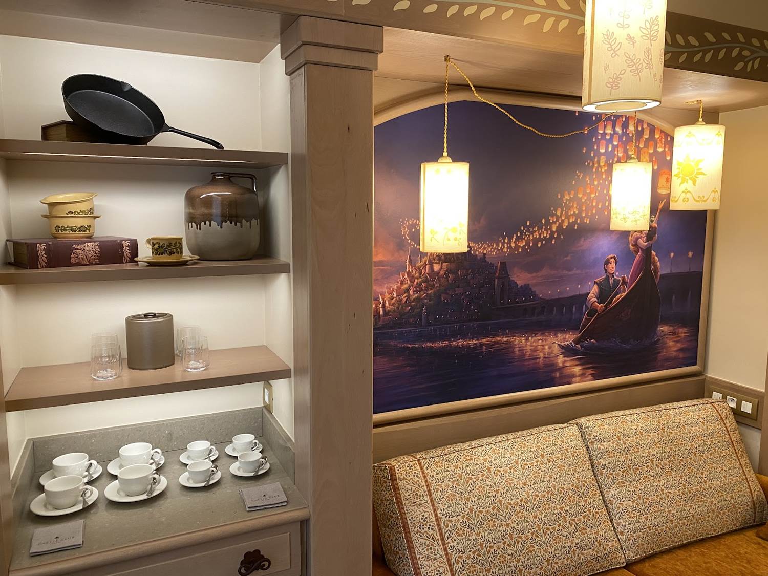 Live Like Royalty In The New Suites at Disneyland Hotel in Paris ...