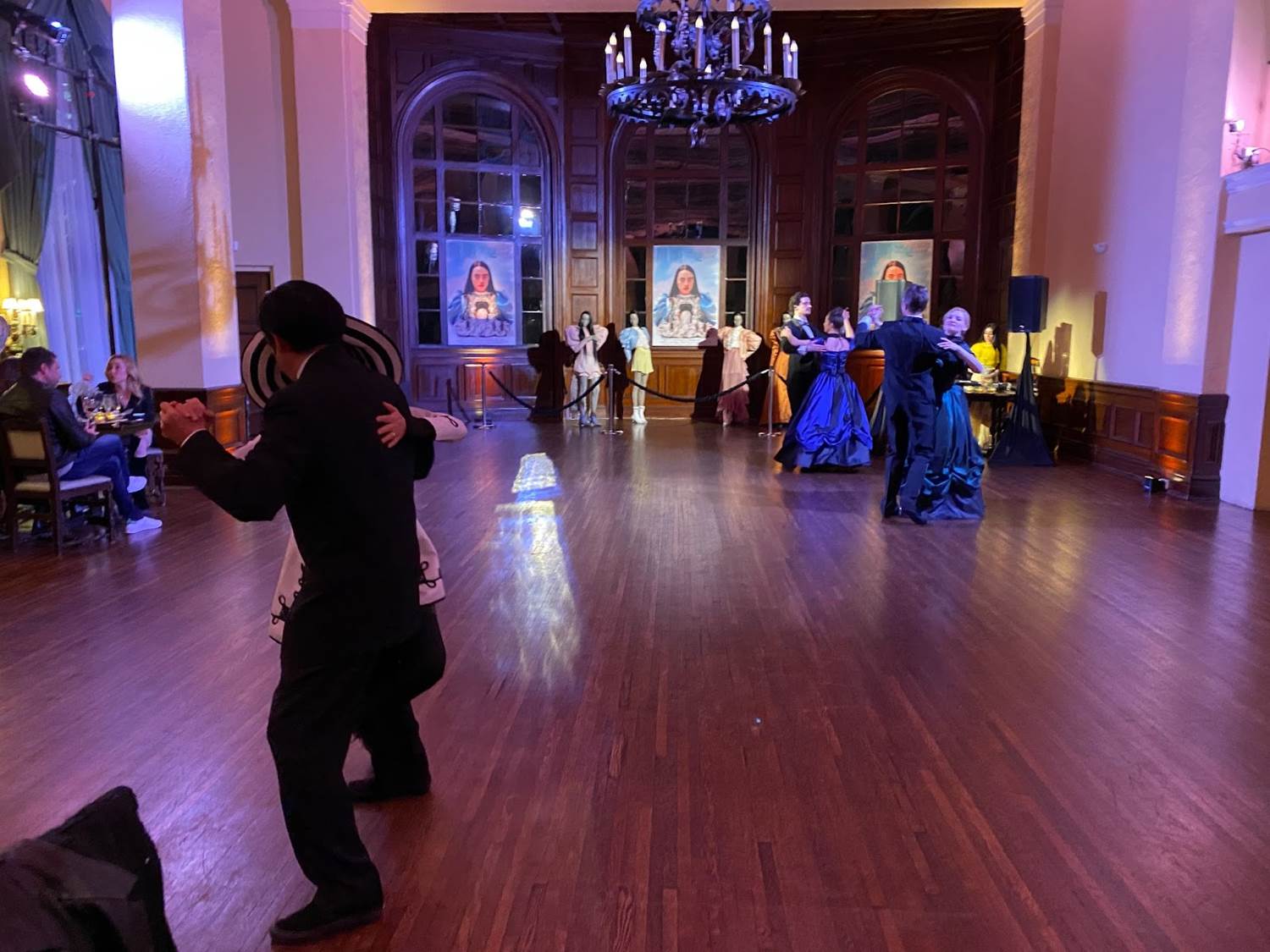 Photos / Video: Searchlight Pictures' "Poor Things" Celebrates Home ...