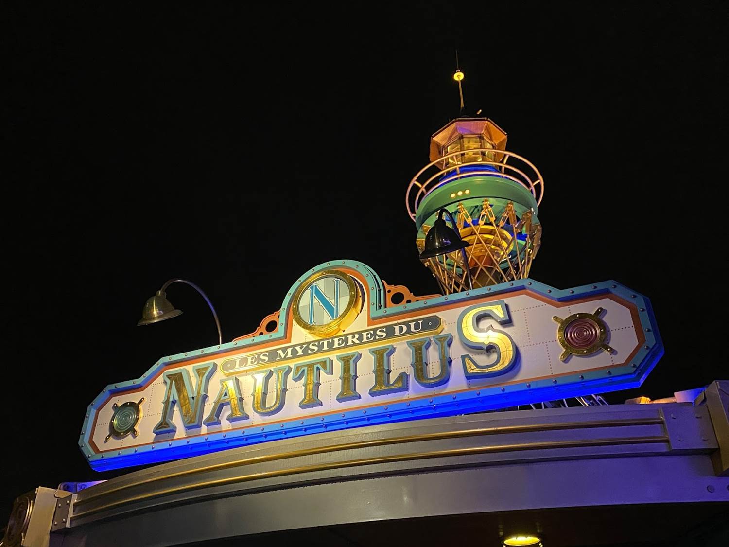 Video: Tour the Reimagined Les Mystères du Nautilus at Disneyland Paris ...