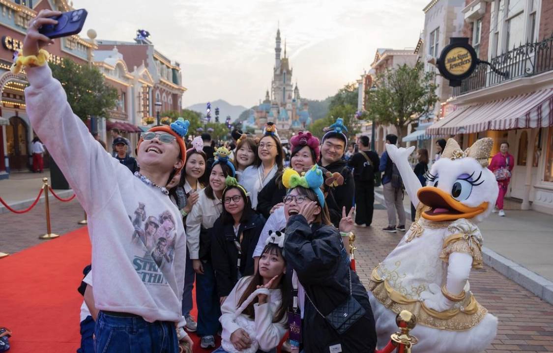 Hong Kong Disneyland Holds First-Ever Cast Service Celebration ...