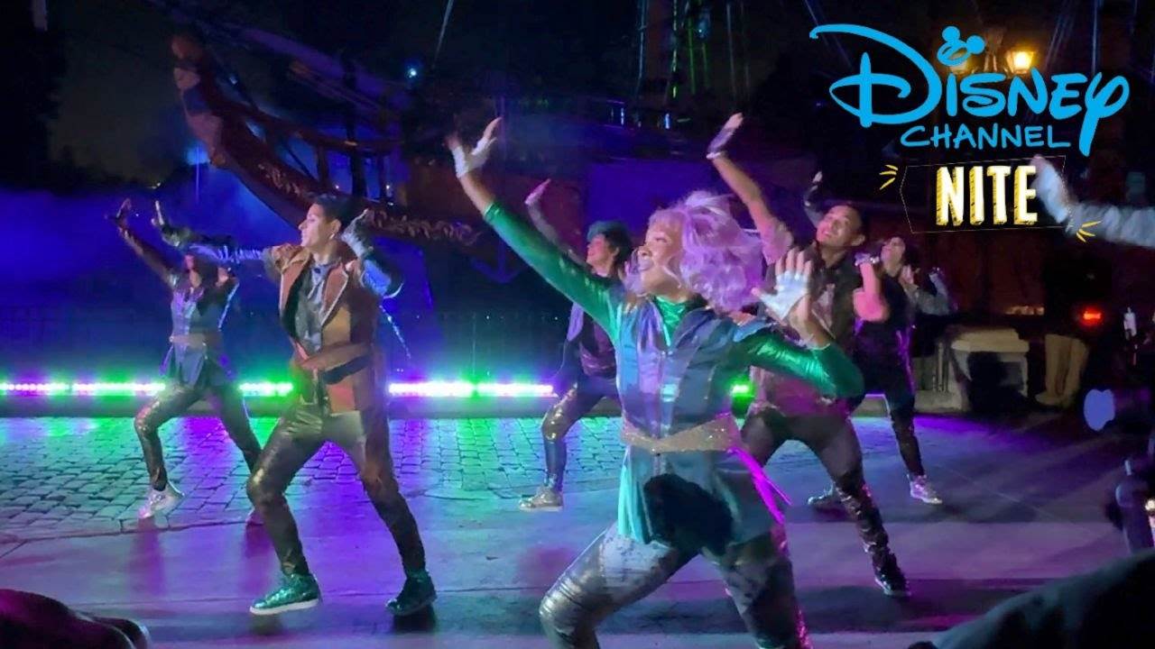 Video: DescenDance Brought the Isle of the Lost to Disneyland After ...